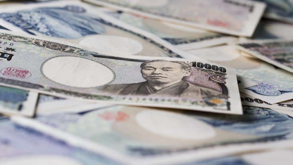 15 Japanese Etiquette Rules Tourists Break Without Realizing