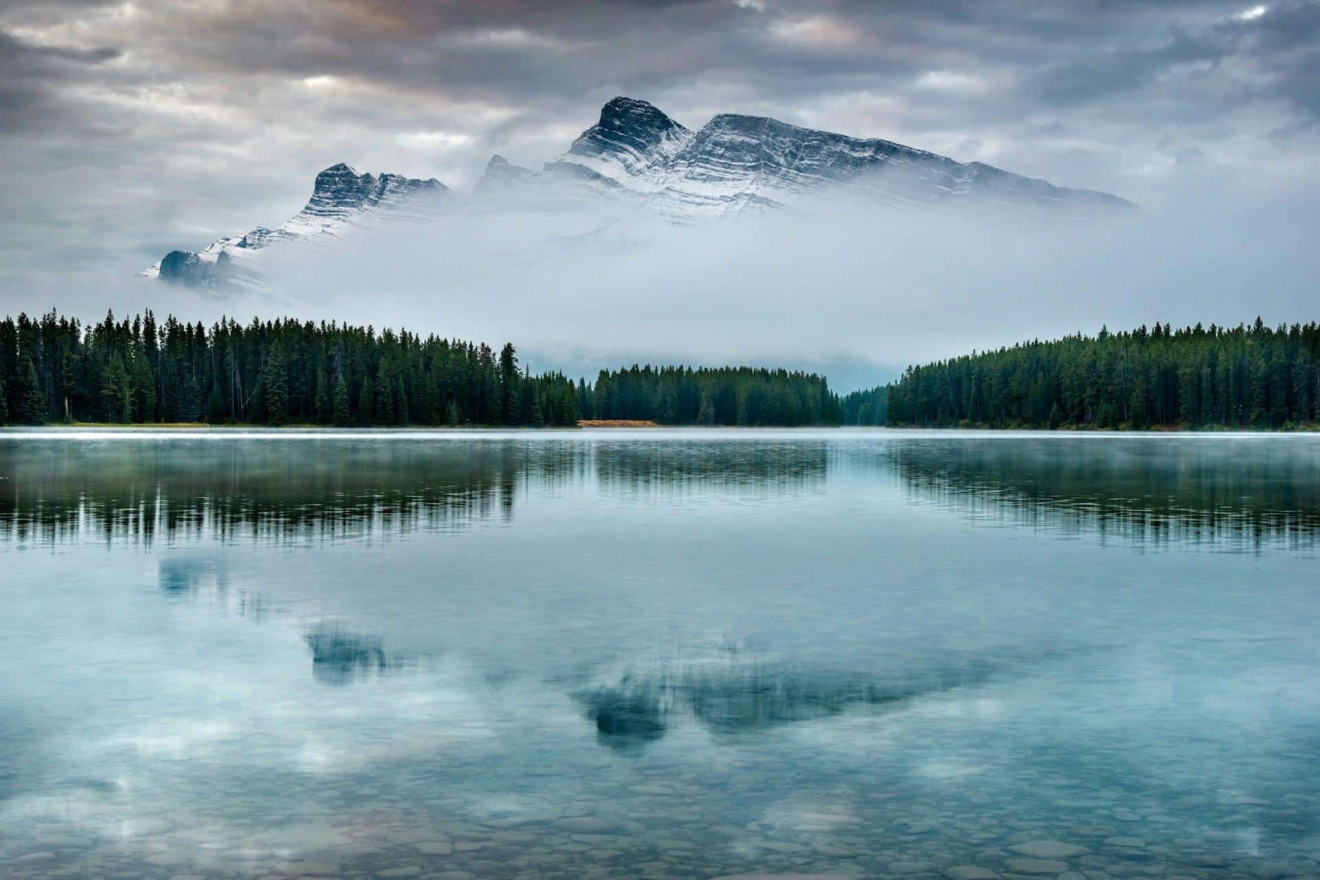 10 Hidden Lakeside Retreats in Canada