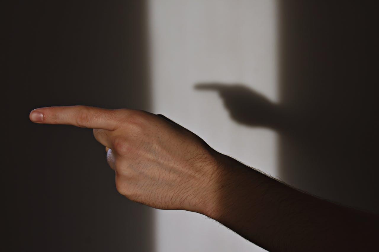 12 'Polite' Behaviors That Are Rude in Other Cultures