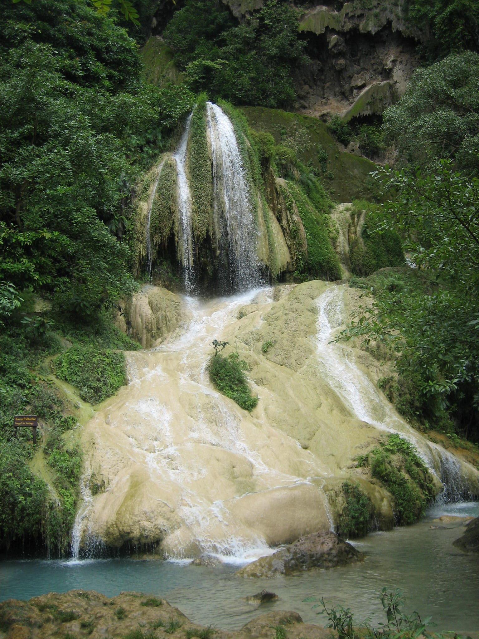 15 Hidden Waterfalls Around the World That Will Take Your Breath Away