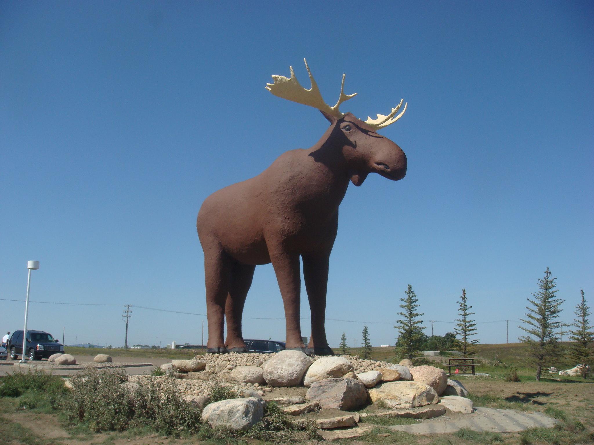19 Roadside Attractions Worth Stopping For in Canada