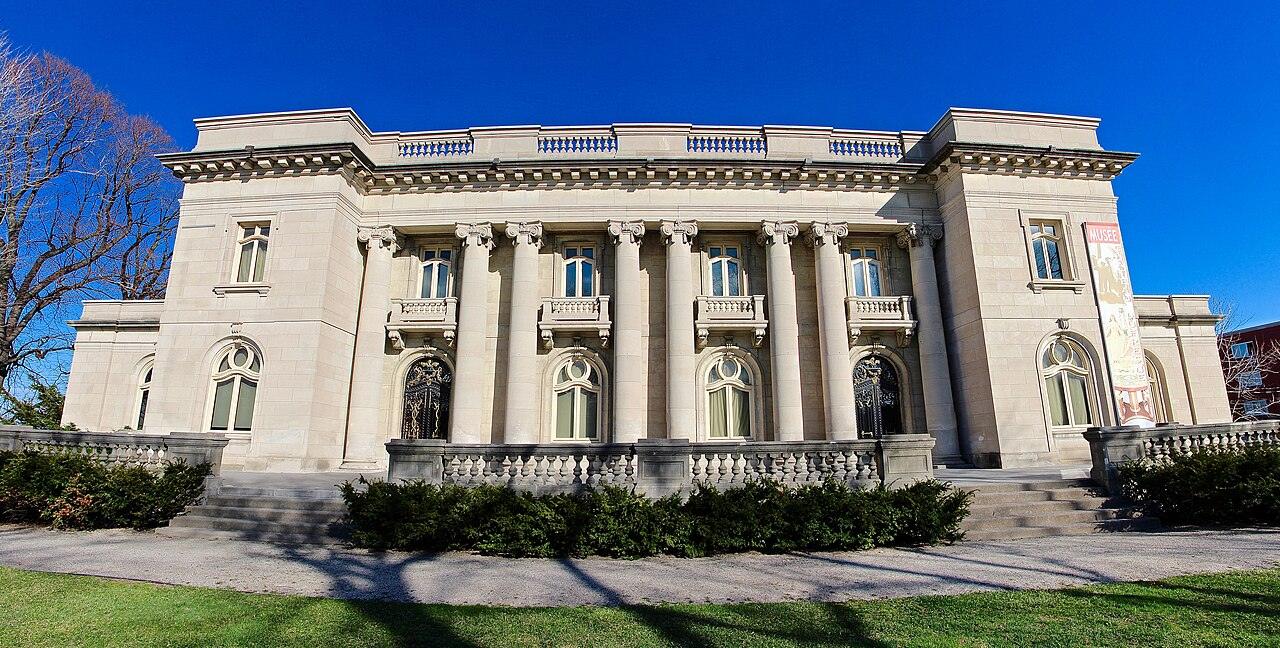 18 Historic Canadian Castles and Mansions You Can Actually Visit