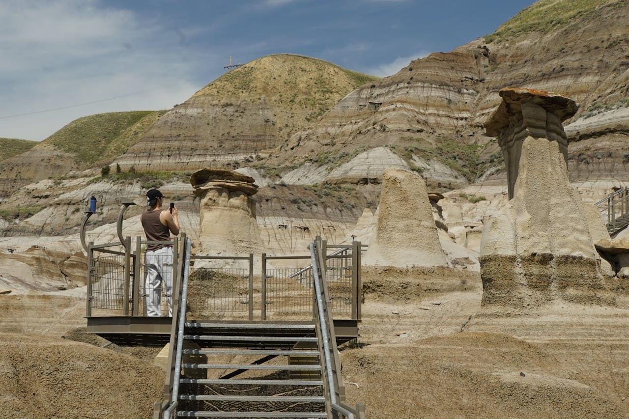 Drumheller, Alberta: World's largest concentration of dinosaur fossils